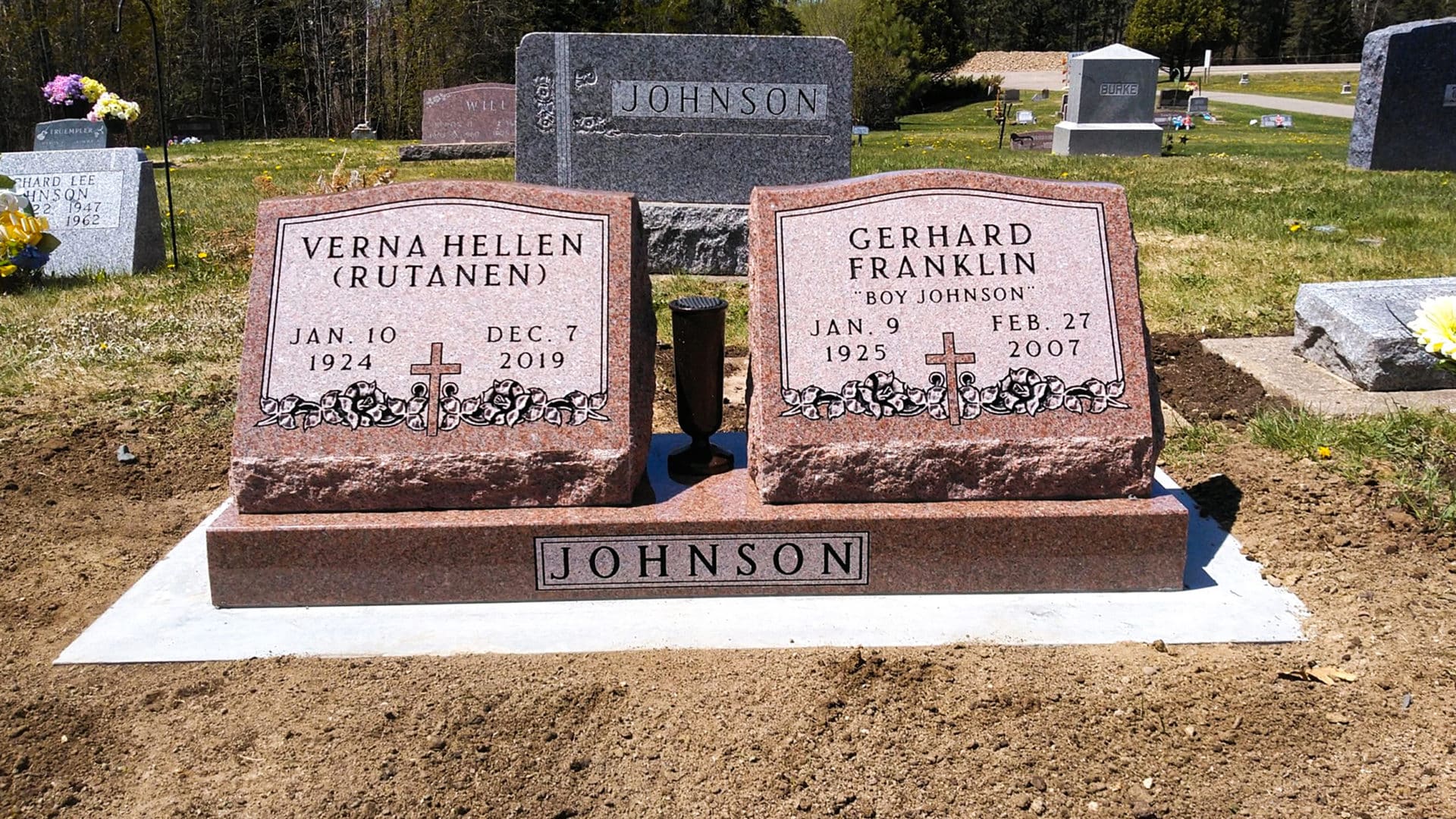 Cemetery Memorials - St Cloud, MN - Sunburst Memorials